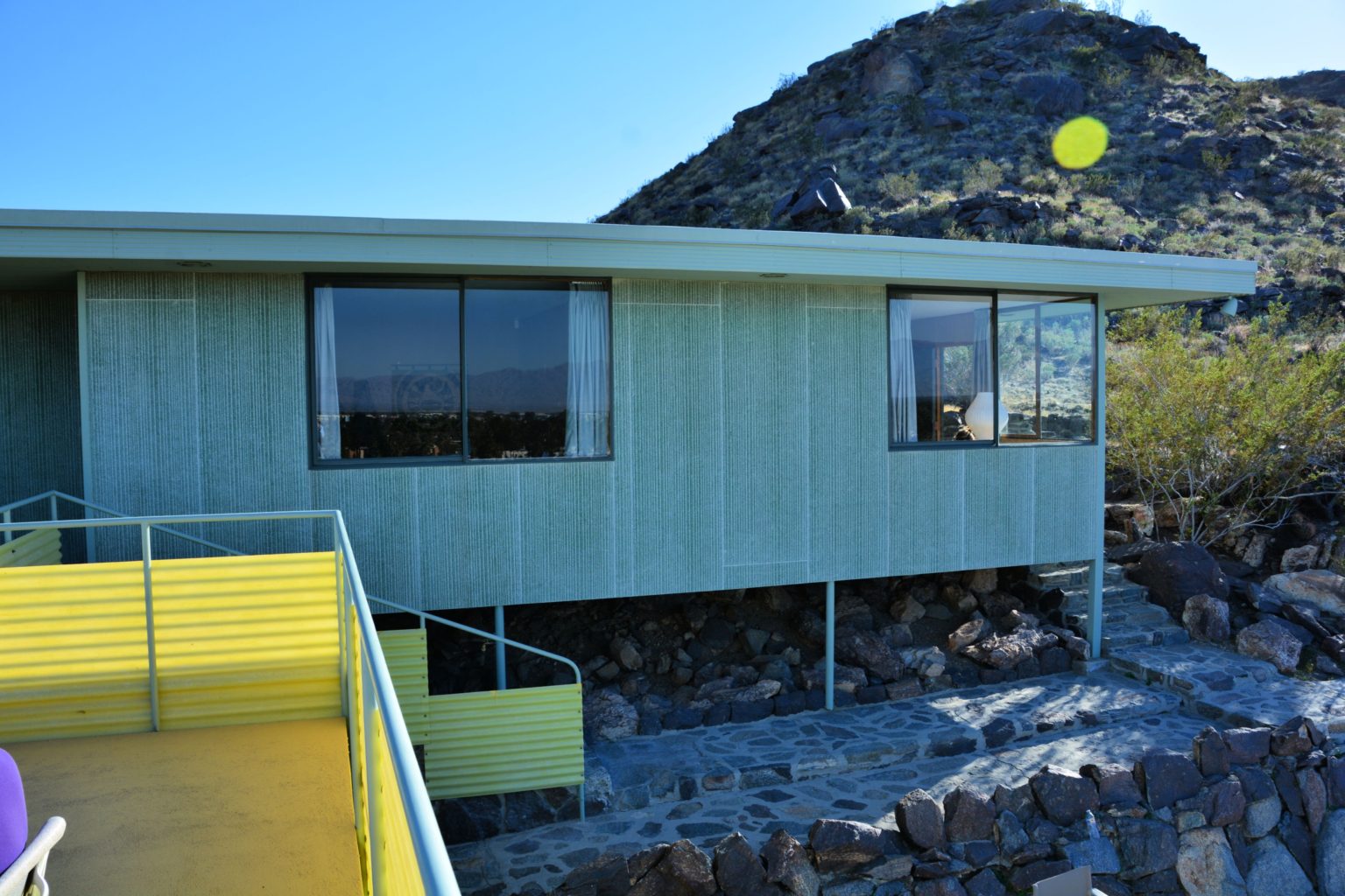 Perched Above the Desert: The Cree House by Albert Frey - gscinparis