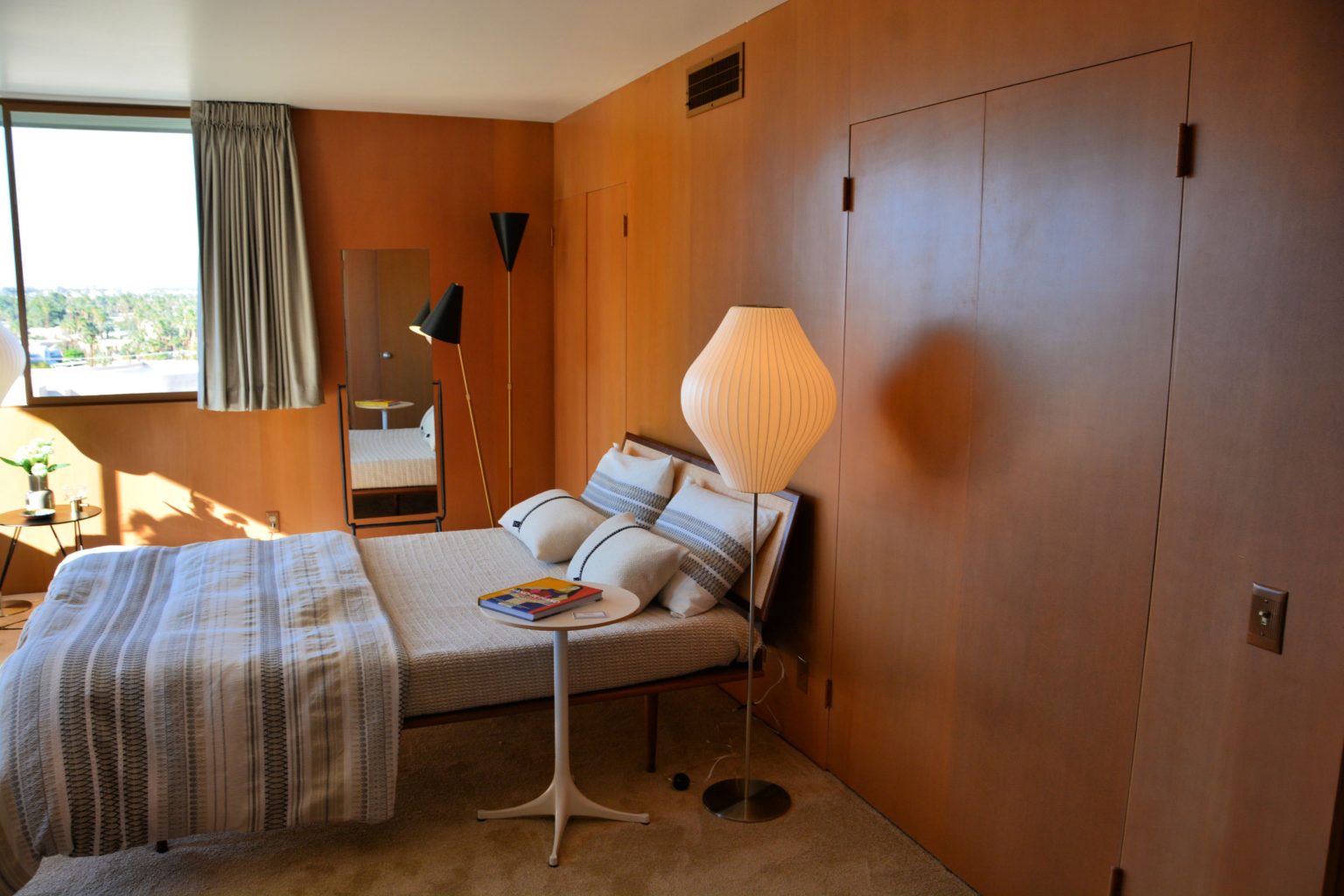 Perched Above the Desert: The Cree House by Albert Frey - gscinparis