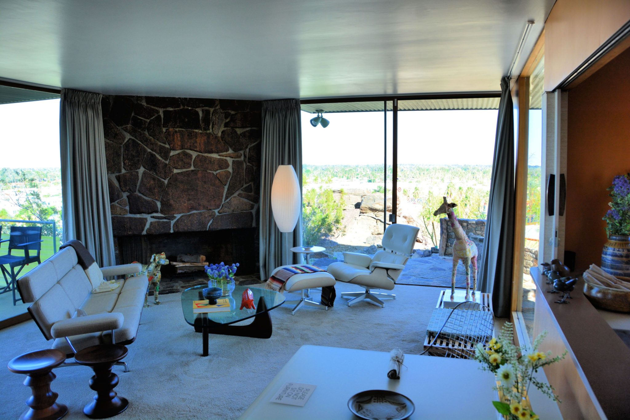 Perched Above the Desert: The Cree House by Albert Frey - gscinparis